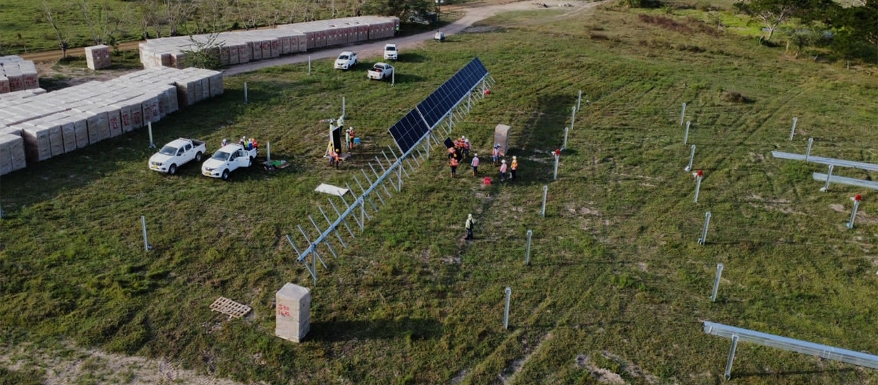 Enel Green Power instaló el primer panel solar de su proyecto Guayepo
