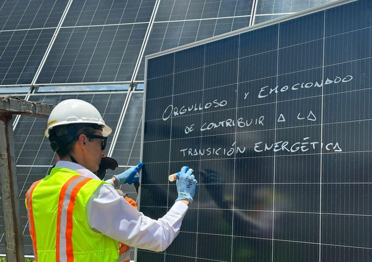 Fue instalado el último panel de Guayepo I&II, el parque solar más ...